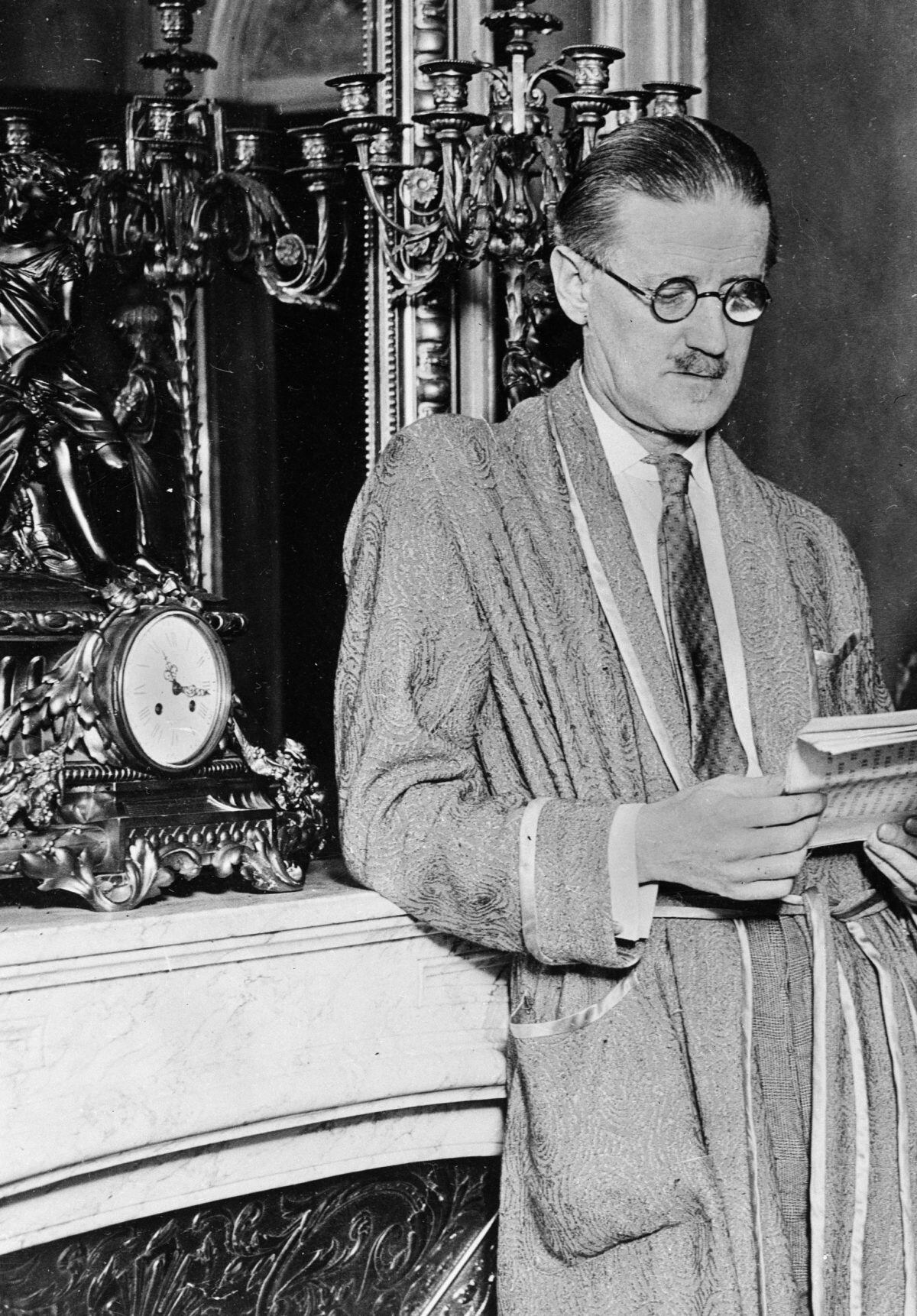 The Politics and “Pretentiousness” of Reading James Joyce